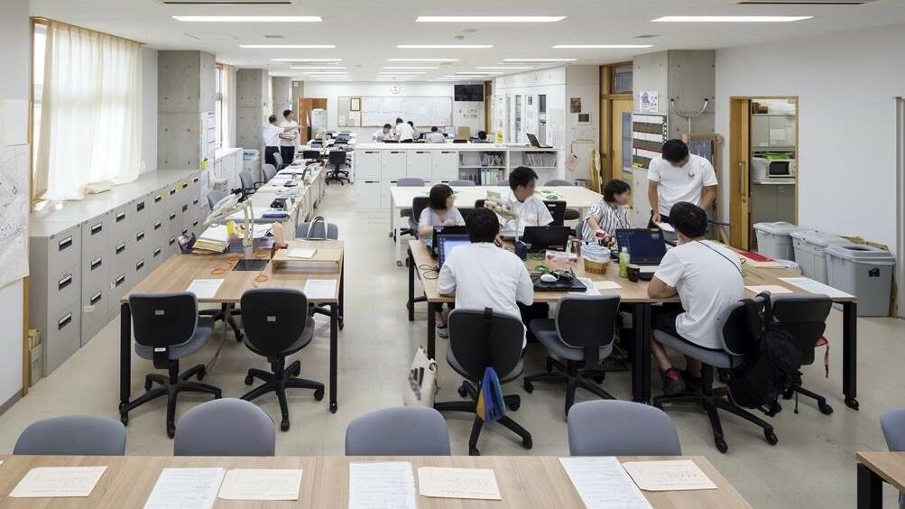 Que veut dire 職員室 | しょくいんしつ | shokuinshitsu? - dictionnaire ja...